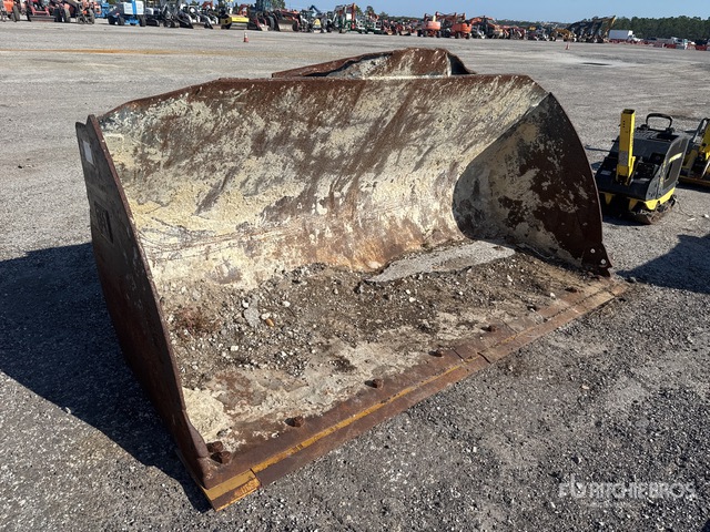 Cat 108 in General Purpose Wheel Loader Bucket | Ritchie Bros. Auctioneers