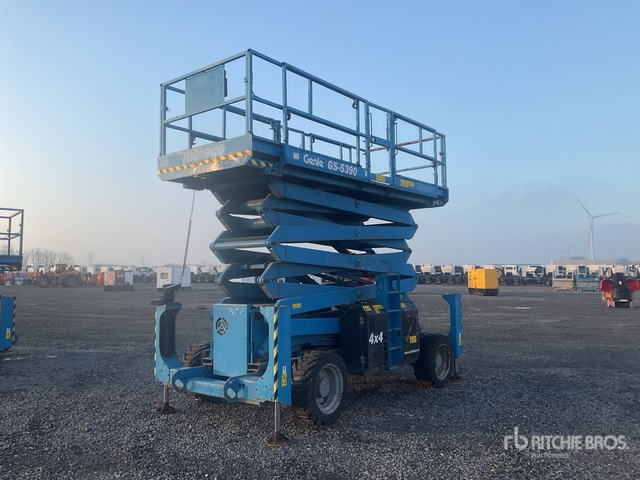 2018 Genie GS-5390 4x4 Diesel Scissor Lift | Ritchie Bros. Auctioneers