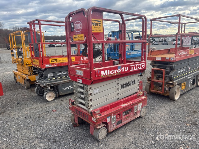 2019 MEC Micro 19 Electric Scissor Lift | Ritchie Bros. Auctioneers