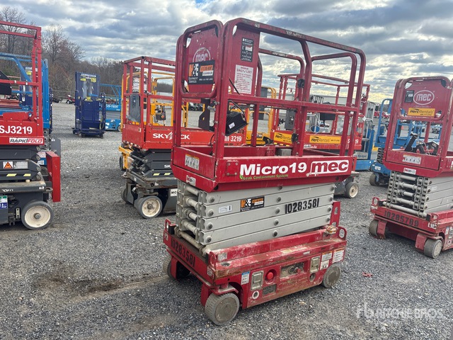 2019 MEC Micro 19 Electric Scissor Lift | Ritchie Bros. Auctioneers