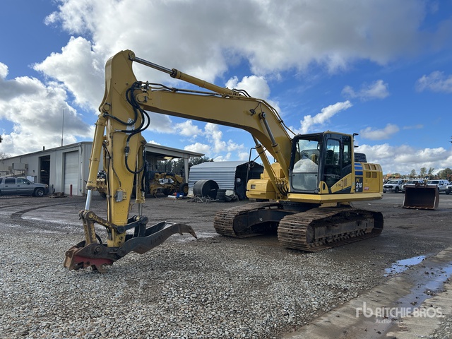 2016 Komatsu PC210LC-11 Tracked Excavator | Ritchie Bros. Auctioneers