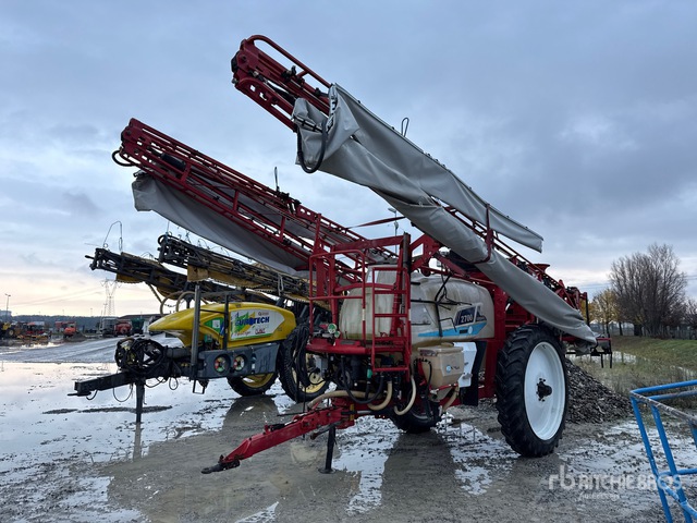 2009 BARGAM TCO 2700 Pull-Type Sprayer | Ritchie Bros. Auctioneers