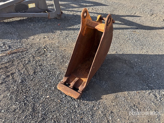 Backhoe Rear Bucket | Ritchie Bros. Auctioneers