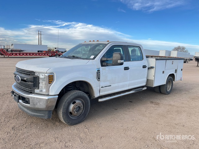 2019 Ford F-350 XL 4x4 Crew Cab Utility Truck | Ritchie Bros. Auctioneers