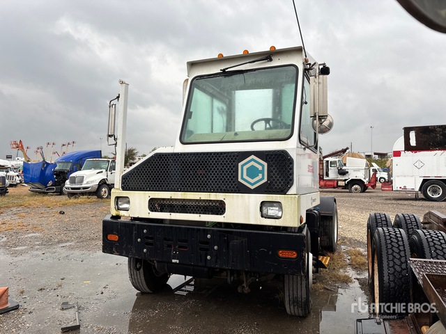 Capacity Sabre 4x2 Spotter Truck (Inoperable) | Ritchie Bros. Auctioneers