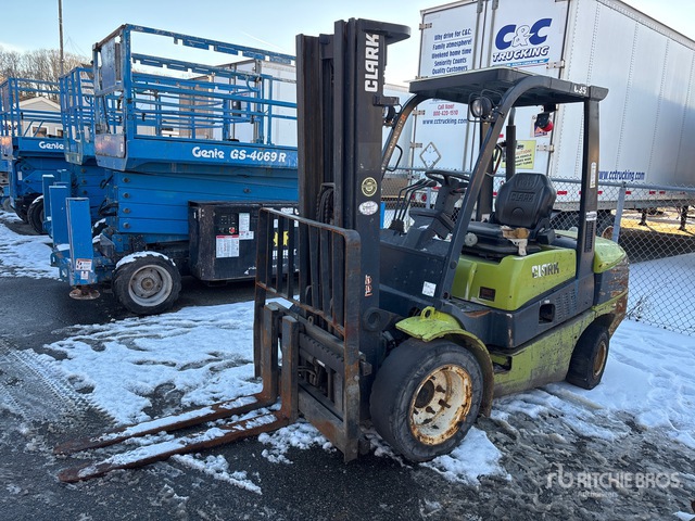 2015 Clark C35D 4950 lb Cushion Tire Forklift | Ritchie Bros. Auctioneers