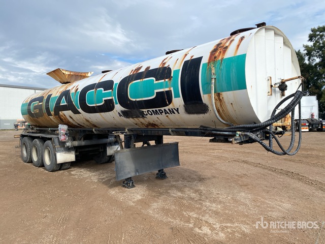 2012 Jamieson 32000 L Tri/A Water Tank Trailer | Ritchie Bros. Auctioneers