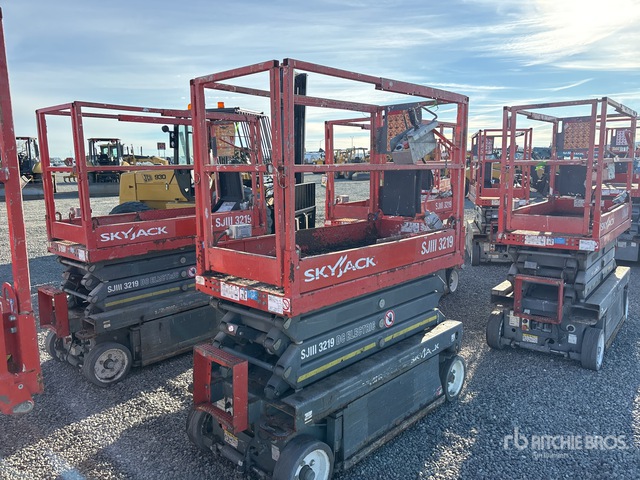 2012 Skyjack SJ 3219 Electric Scissor Lift | Ritchie Bros. Auctioneers