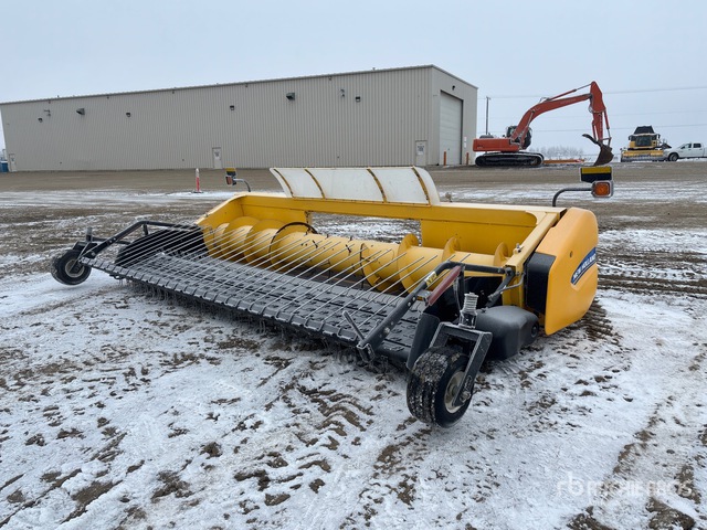 2015 New Holland 790CP 15 ft Combine Pickup Header | Ritchie Bros ...