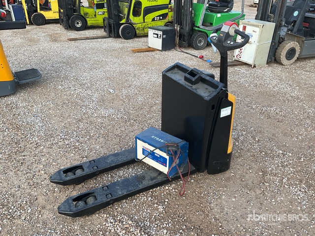 2019 Yale MP16 A428 Electric Pallet Jack (Inoperable) | Ritchie Bros ...