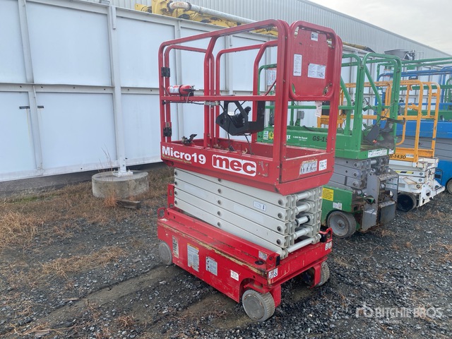 2019 MEC MICRO 19 Electric Scissor Lift | Ritchie Bros. Auctioneers