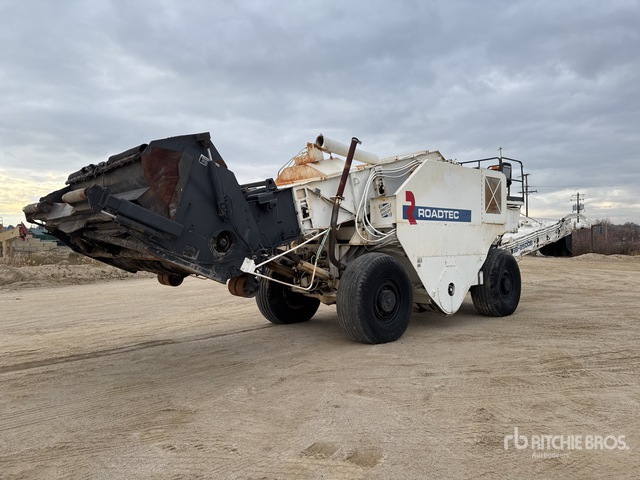 1999 Roadtec SB-2500B Wheel Asphalt Transfer Machine | Ritchie Bros ...