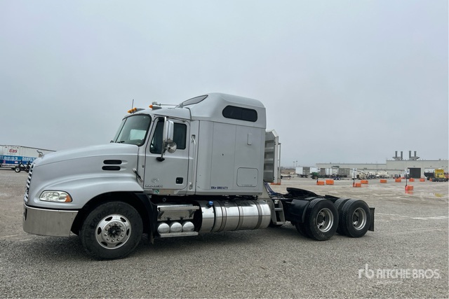 2011 Mack CXU613 6x4 Sleeper Truck Tractor | Ritchie Bros. Auctioneers