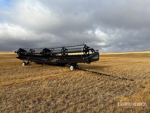 2011 MacDon FD70 35 ft Flex Draper Combine Header | Ritchie Bros ...