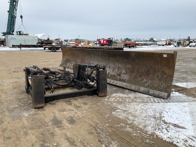 Grouser 5200 240 in PAT Dozer Blade | Ritchie Bros. Auctioneers