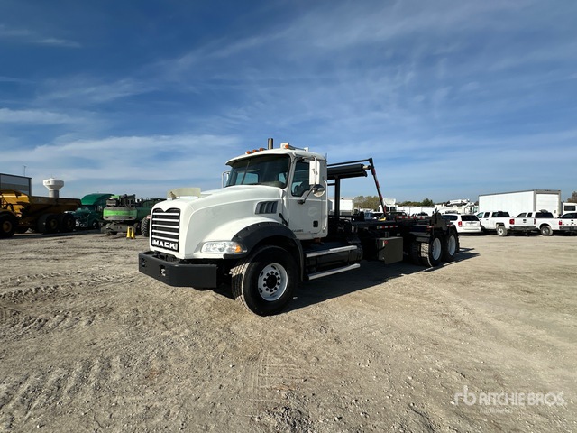 2009 Mack GU813 6x4 Roll-Off Truck | Ritchie Bros. Auctioneers