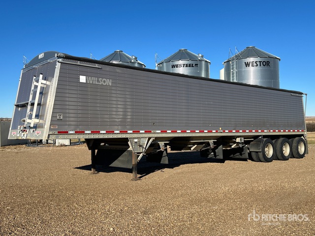 2013 Wilson DWH-550C 45 ft Tri/A Grain Trailer | Ritchie Bros. Auctioneers