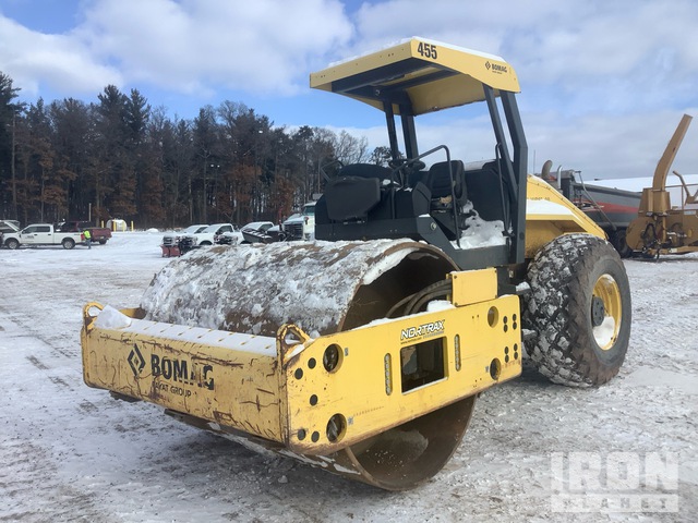 2014 Bomag BW213DH-40 Smooth Drum Compactor | Ritchie Bros. Auctioneers