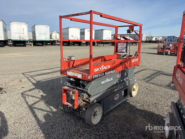 2017 Skyjack SJIII 3220 Electric Scissor Lift | Ritchie Bros. Auctioneers