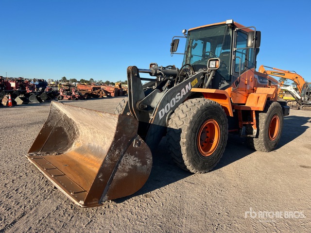 2019 Doosan DL220-5 Wheel Loader | Ritchie Bros. Auctioneers