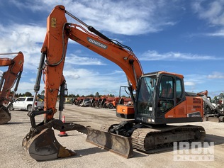 2019 Doosan DX140LC-5 Tracked Excavator in Davenport, Florida, United ...