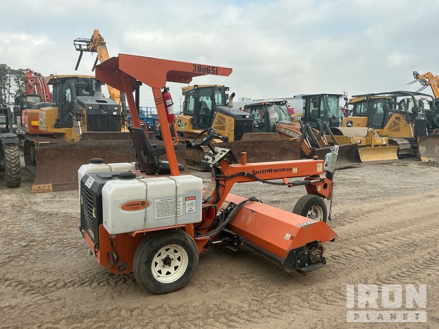 2018 Lay-Mor SM300 Self-Propelled Broom in Humble, Texas, United States ...