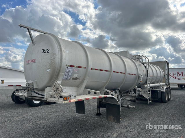 2013 Vantage VC-8400 8400 gal T/A Tanker Trailer | Ritchie Bros ...