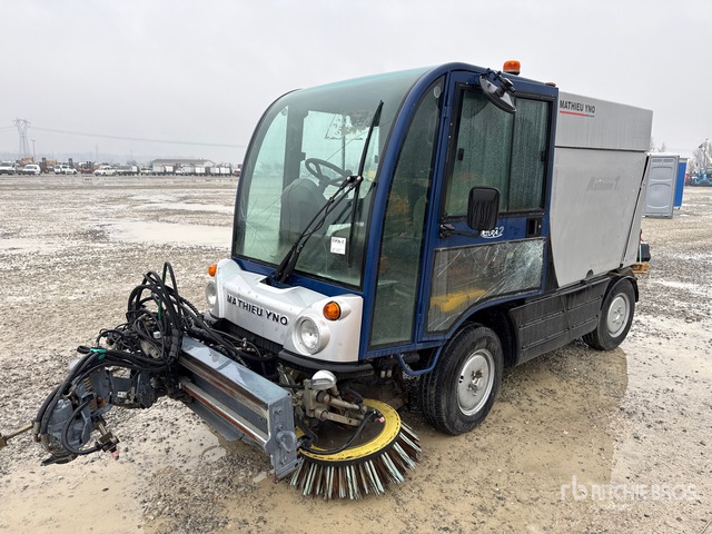 2002 Mathieu Azura Sweeper Truck | Ritchie Bros. Auctioneers