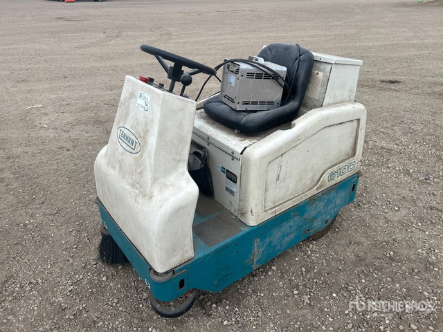 Tennant 6100 Ride-On Electric Floor Sweeper (Inoperable) | Ritchie Bros ...