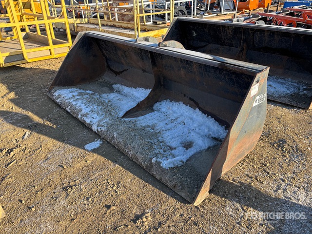 Star 96 in Telehandler Bucket | Ritchie Bros. Auctioneers