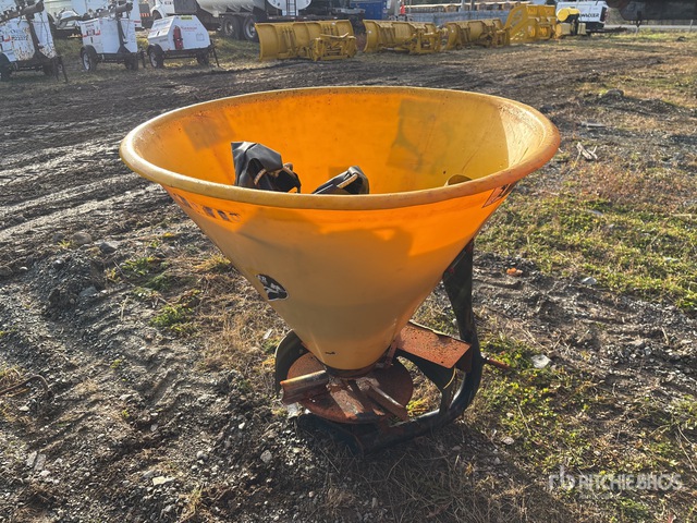 SSP-400 3-Point Broadcaster | Ritchie Bros. Auctioneers