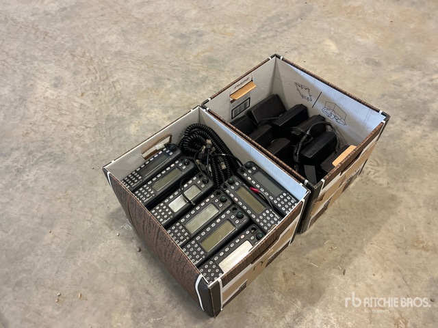 Quantity of (8) Motorola MCS2000 Model III Truck Radios | Ritchie Bros ...