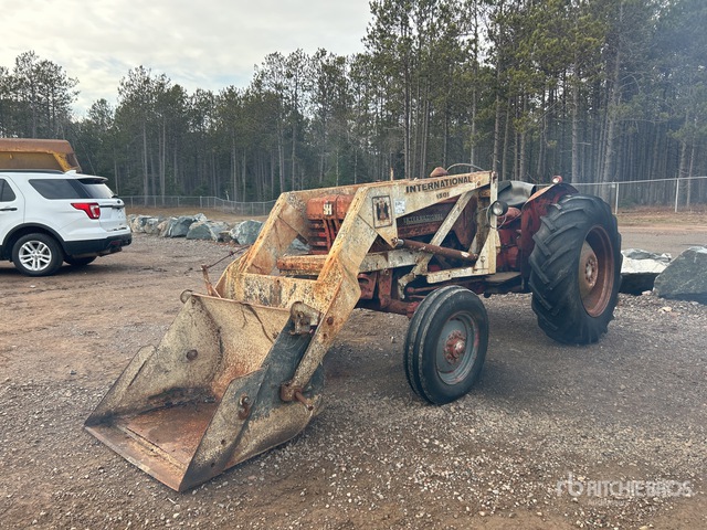 1959 International Harvester B275 2WD Antique Tractor | Ritchie Bros ...