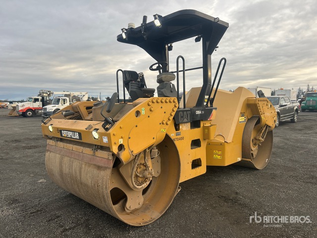 2014 Cat CB54 XW Compacteur à double bille | Ritchie Bros. Auctioneers
