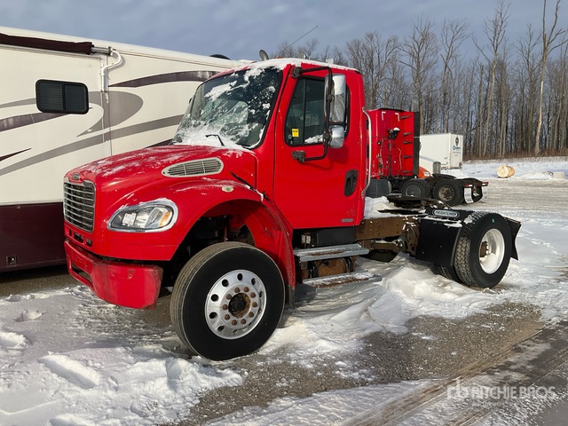 2005 Freightliner M2 106 4x2 S/A Day Cab Truck Tractor | Ritchie Bros ...