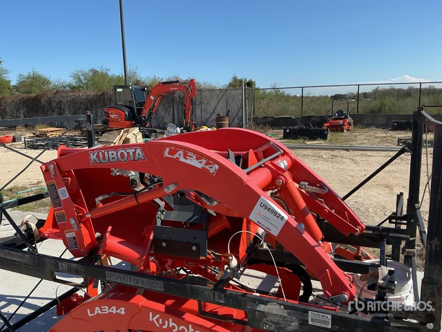 Kubota LA344 Front Loader Attachment | Ritchie Bros. Auctioneers