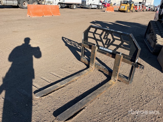 Blue Diamond 48 in Skid Steer Forks | Ritchie Bros. Auctioneers