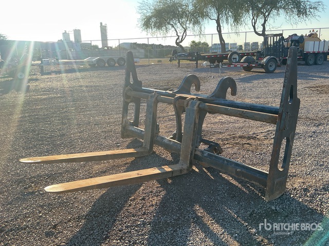 Cat 60 in Wheel Loader Forks - Fits cat 930 | Ritchie Bros. Auctioneers