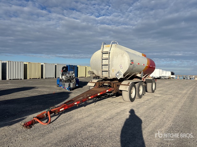 2005 Beall 4000 gal Tri/A Turntable Pup Tanker Trailer | Ritchie Bros ...