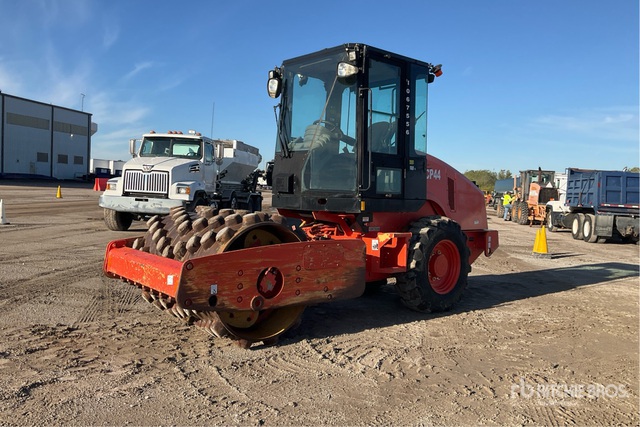 2011 Cat CP44 Padfoot Drum Compactor | Ritchie Bros. Auctioneers