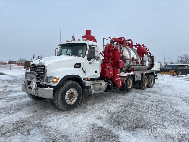 2005 Presvac on 2005 Mack CV713 8x4 Vacuum Tanker Truck | Ritchie Bros ...