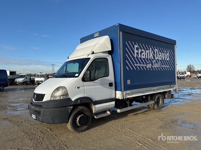 2005 Renault Mascott 160.65 4x2 Curtain Side Truck | Ritchie Bros ...