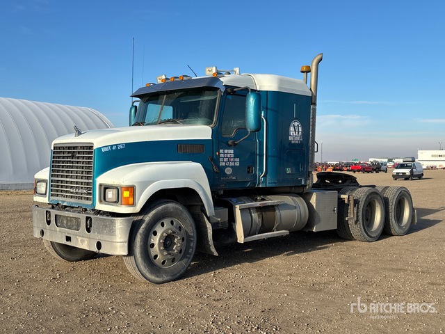 2014 Mack CHU613 Pinnacle 6x4 T/A Sleeper Truck Tractor | Ritchie Bros ...