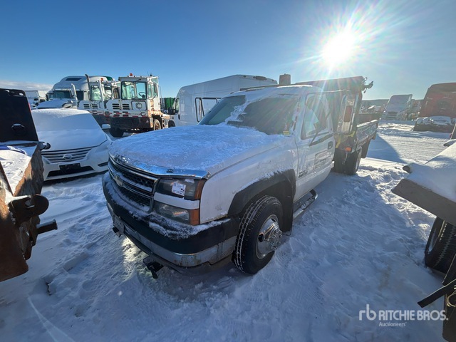 2005 Chevrolet Silverado 3500 4x4 Camion à benne (Inoperable) | Ritchie ...