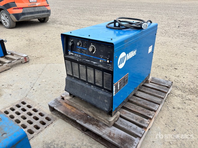 2012 Miller 452 Electric Welder | Ritchie Bros. Auctioneers
