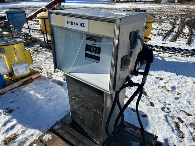 Astro Universel Fuel Pump | Ritchie Bros. Auctioneers