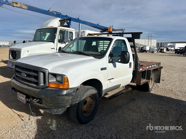 2001 Ford F-350 4x4 Flatbed Truck (Inoperable) | Ritchie Bros. Auctioneers
