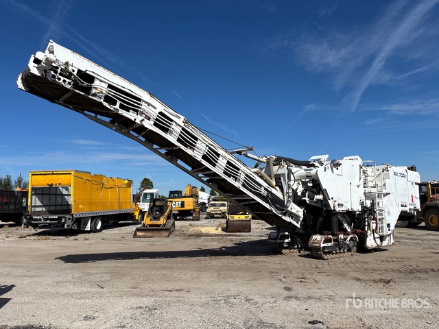 2017 Roadtec RX700E-3 Tracked Fresadora | Ritchie Bros. Auctioneers
