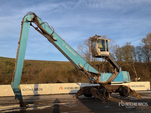 2015 Fuchs MHL350 Wheel Material Handler | Ritchie Bros. Auctioneers
