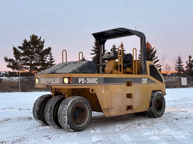 2006 Cat PS-360C 7 Wheel Pneumatic Roller | Ritchie Bros. Auctioneers
